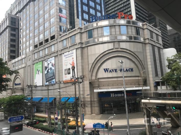 10 พิกัด ที่จอดรถฟรี ใกล้ BTS เดินทางง่าย | Drive Car Rental